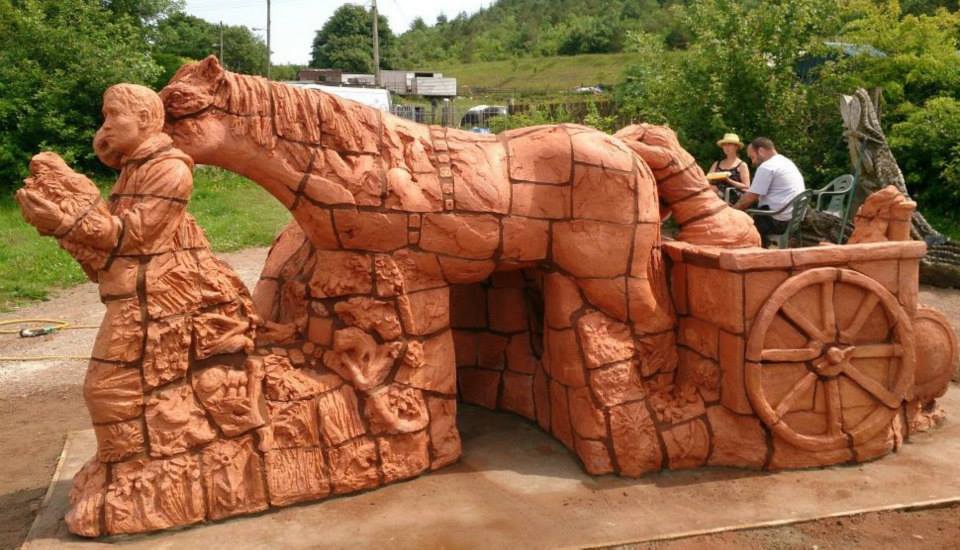 Building Brick Sculptures on a Monumental Scale. | Rebecca Buck
